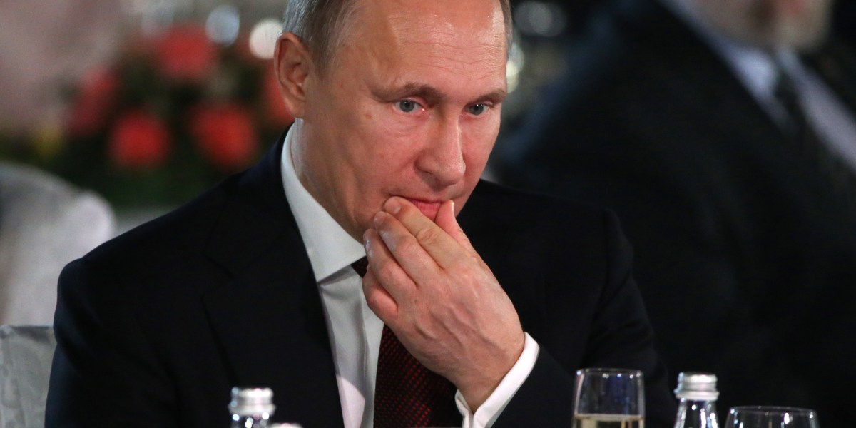 Russian ruble's fall: A classic 'currency collapse' | Fortune