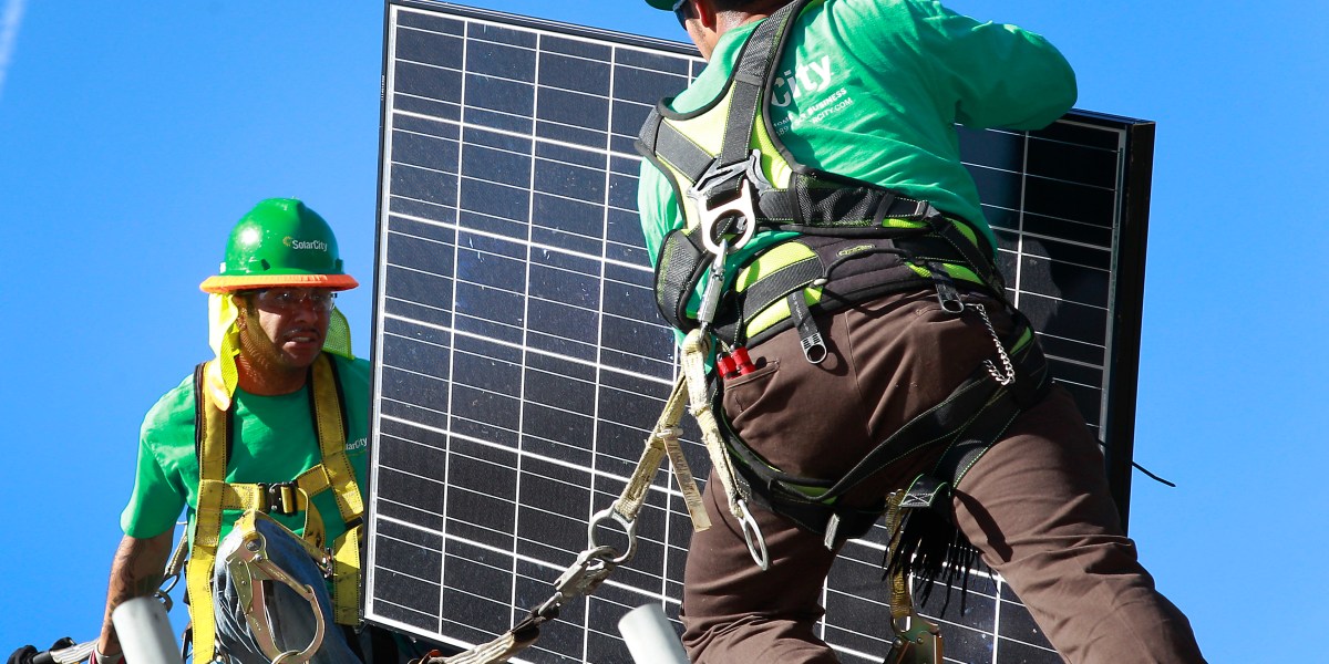 In U.S., there are twice as many solar workers as coal miners | Fortune