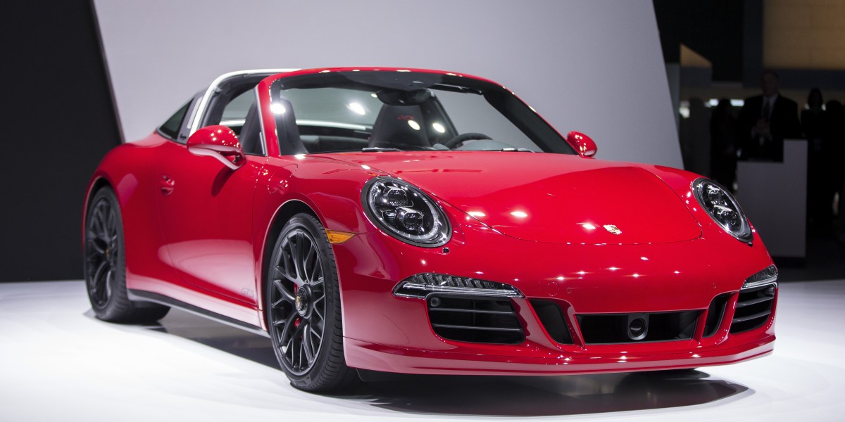 Porsche Offering Navigation Systems for Classic 911s | Fortune