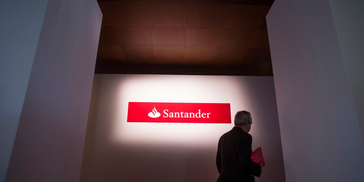 Santander debit card system crashes, but customers not informed | Fortune