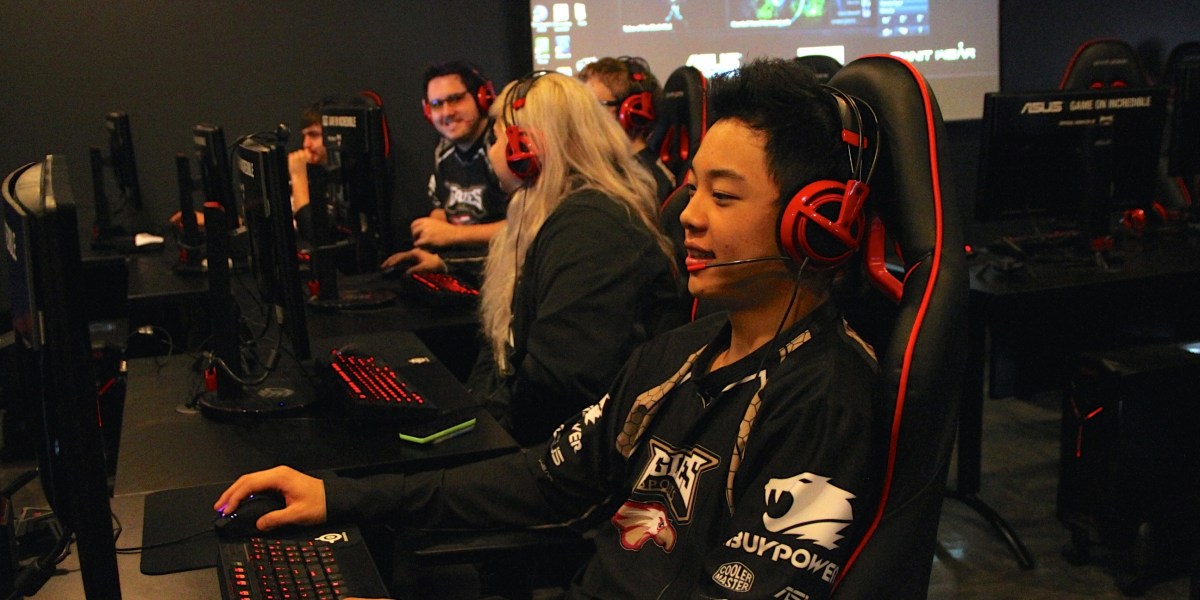 RMU, UPike offer eSports scholarships to students | Fortune