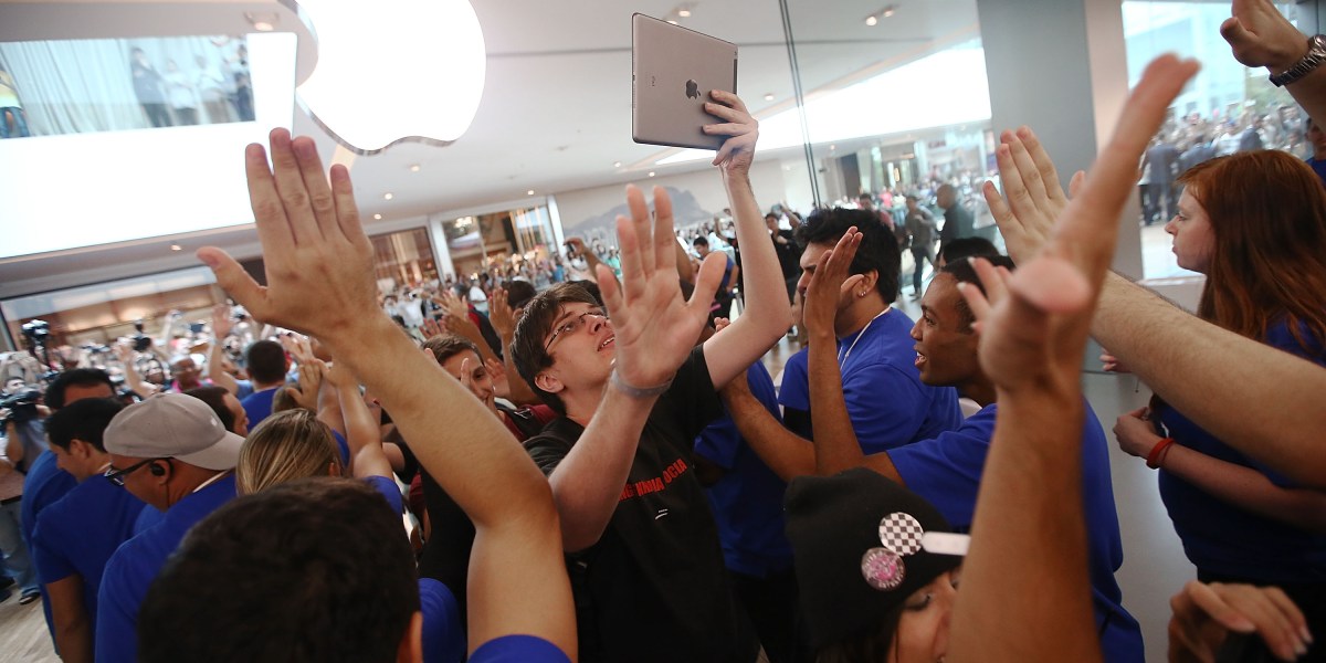Here's Apple's Holiday Gift to Its Employees | Fortune