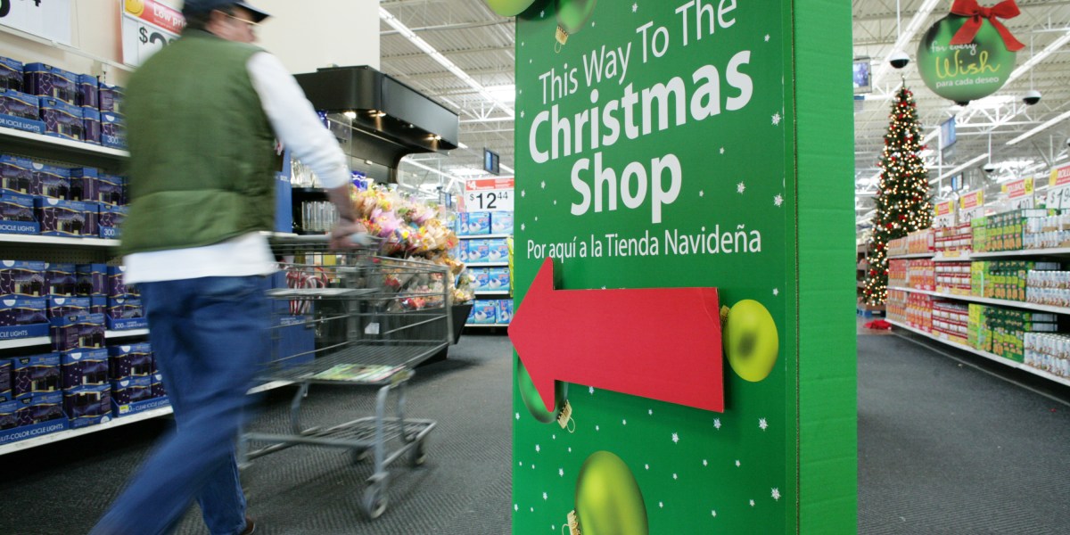 Sales at Stores Fall Before Christmas as E-commerce Booms | Fortune