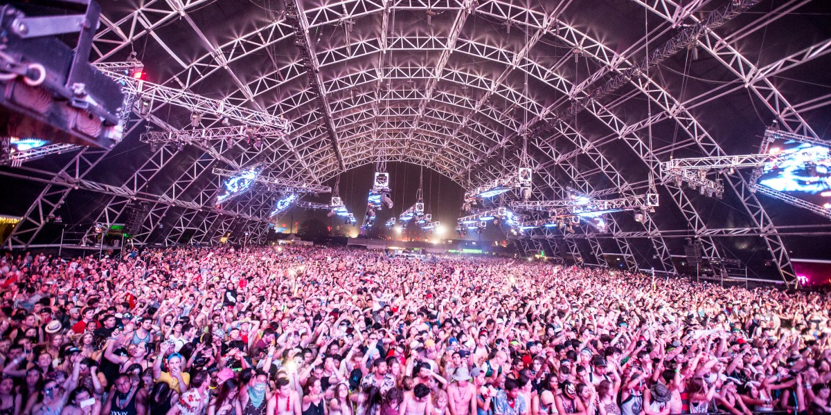 Coachella Adds Virtual Reality Experience For This Year's Festival ...