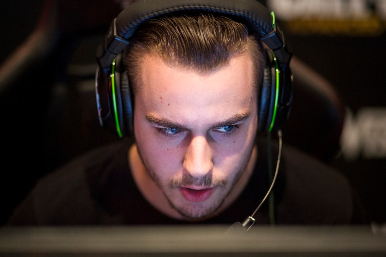 Pac-12 College Conference Will Host and Televise Esports | Fortune