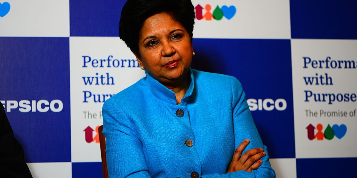 Female CEOs of the Largest Public Companies Are Out-Earning Men | Fortune