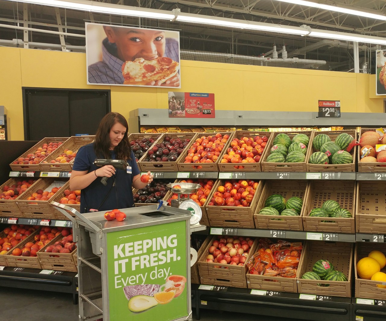 Walmart deploys special carts to reduce food waste | Fortune