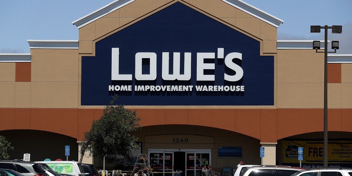 Lowe's Is Giving Workers Longer Hours to Improve Customer Service | Fortune