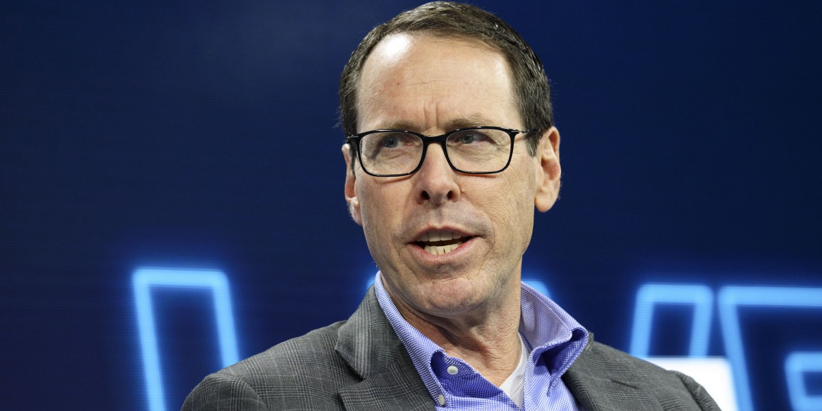 AT&T Says Hurricanes and Earthquakes Hurt Revenue | Fortune