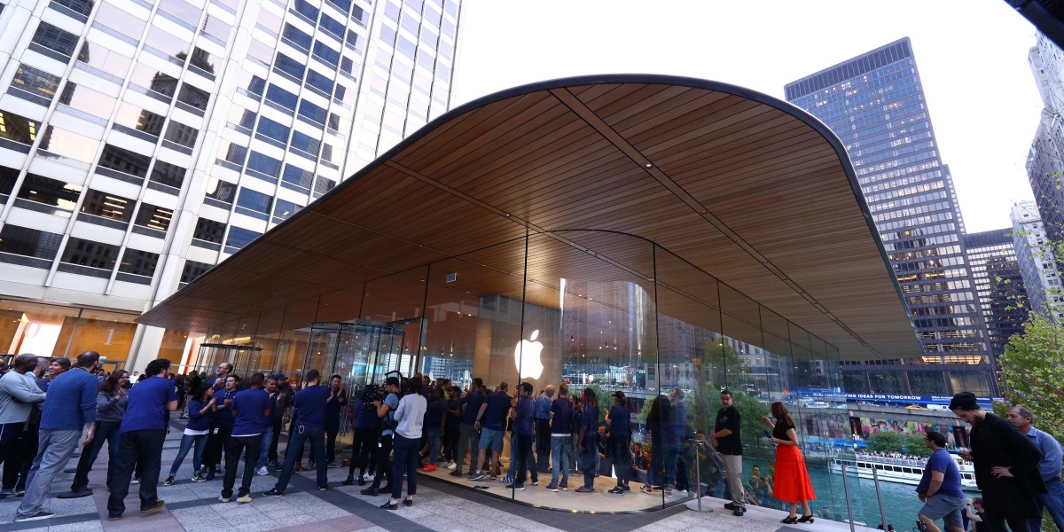 Chicago’s Apple Store Has a Falling Ice Problem | Fortune