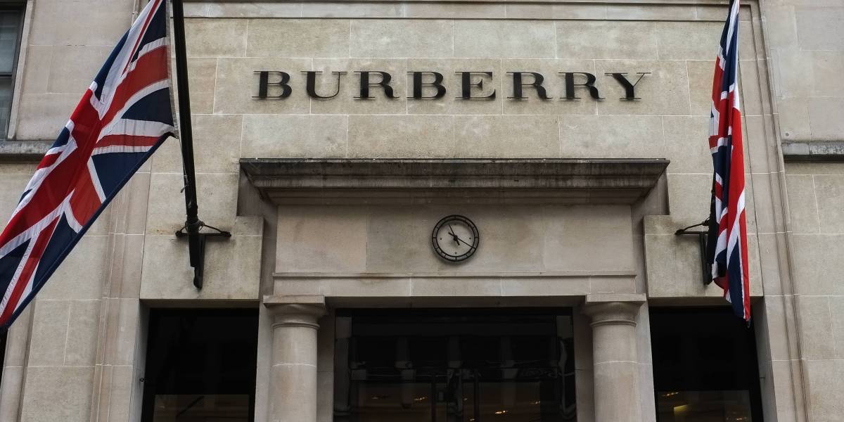 Burberry Has Changed Its Iconic Logo for the First Time in 20 Years ...