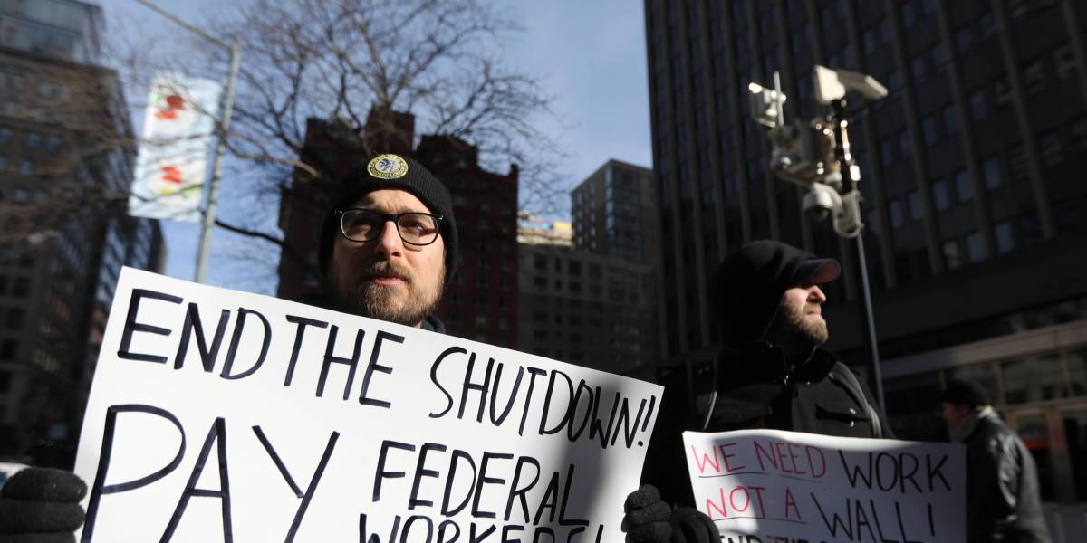 fed-shutdown-government-issued-credit-cards-JPMorganChase-Donald-Trump ...