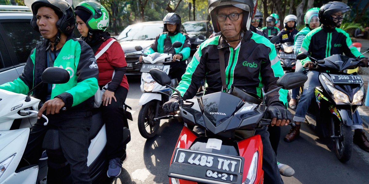 Grab vs. Go-Jek: Inside Asia’s Battle of the ‘Super Apps’ | Fortune