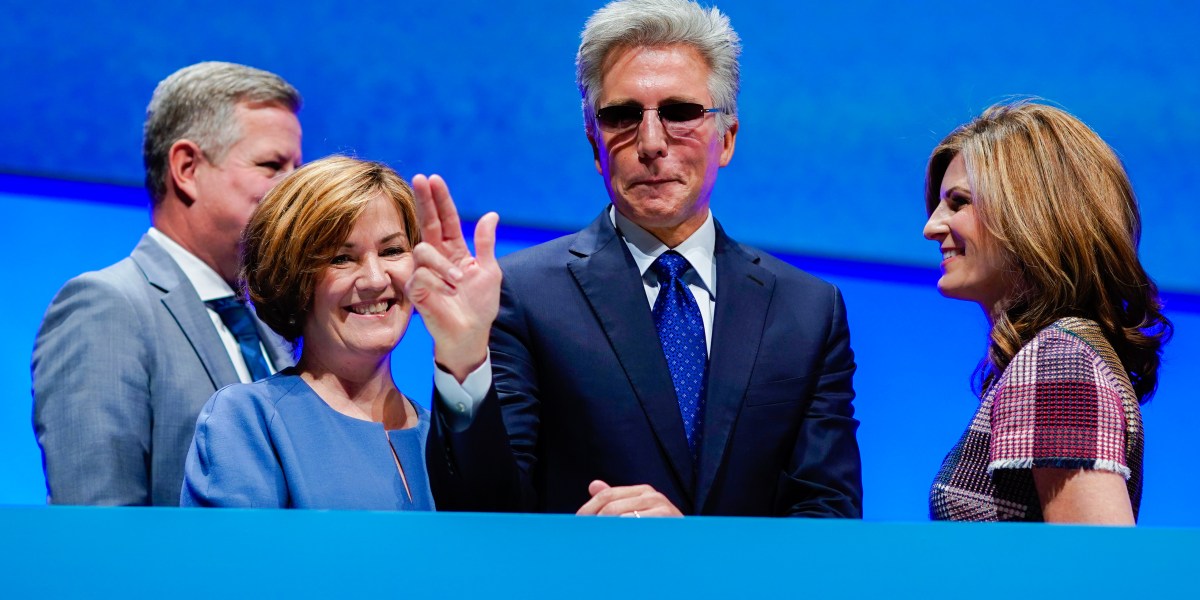 Economy On a Knife's Edge: CEO Daily | Fortune