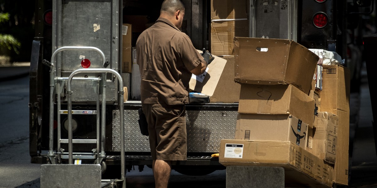 UPS Drives to Hire 100,000 Holiday Workers. Is it Enough? | Fortune