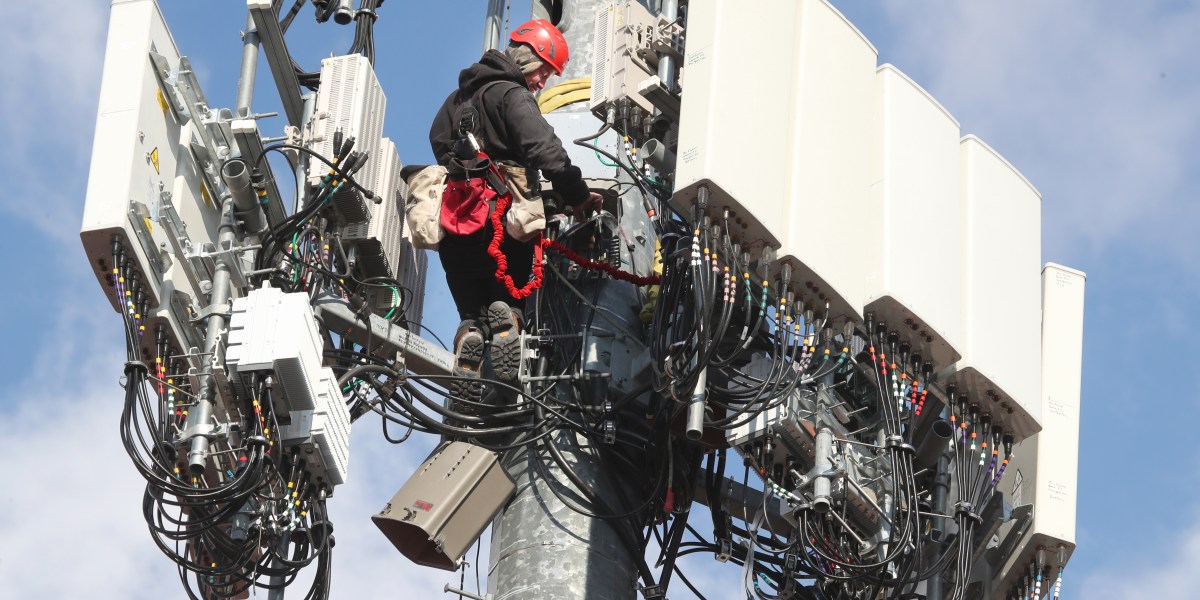 5G-coronavirus conspiracy theory spurs telecom tower arson fires | Fortune