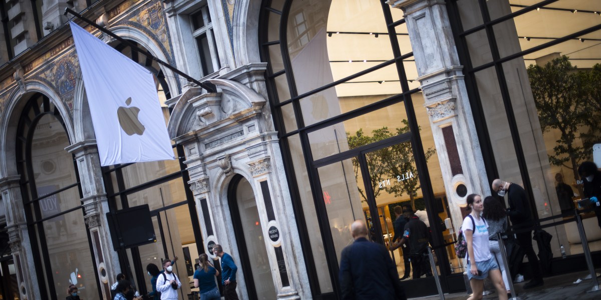 Apple's next market cap milestone will be difficult | Fortune