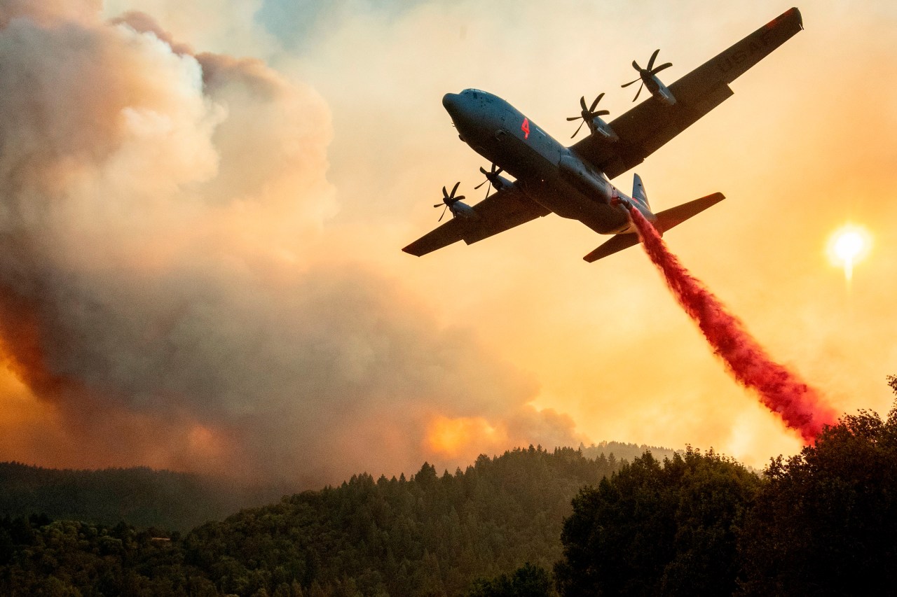 2020 California wildfire photos: Hills, homes, redwoods ablaze | Fortune