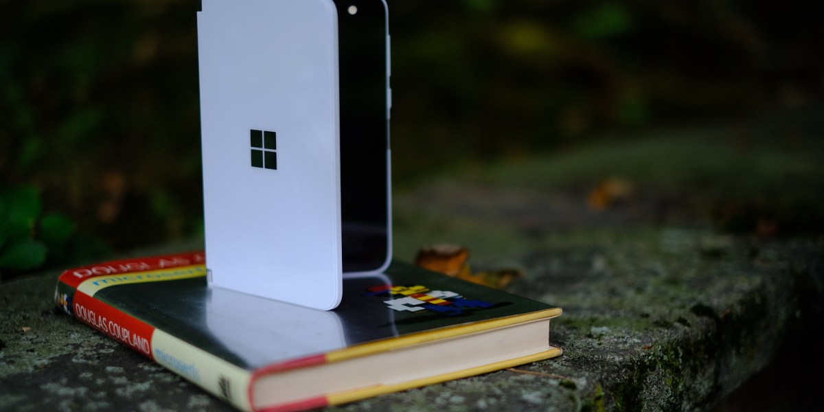 Microsoft Surface Duo folding phone review | Fortune