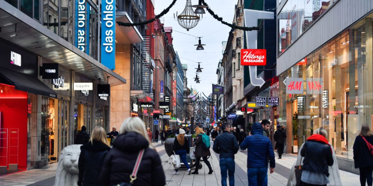 Sweden imposes partial lockdown on bars and restaurants for the first ...