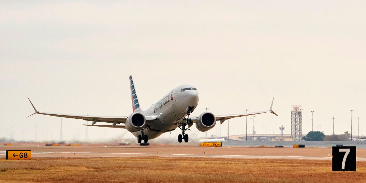 Boeing is paying bonuses, despite a $12 billion loss last year | Fortune