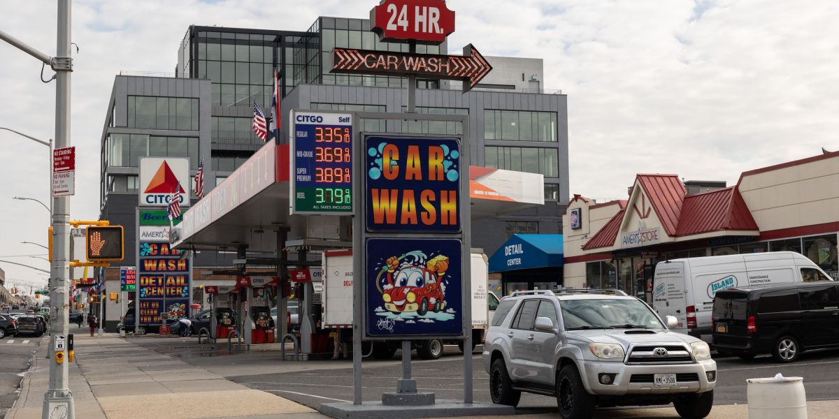 Where gas prices are headed in 2022, according to leading forecast ...