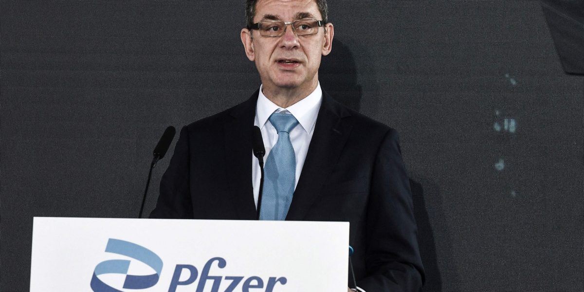 Pfizer is testing a hybrid COVID vaccine to combat Omicron | Fortune