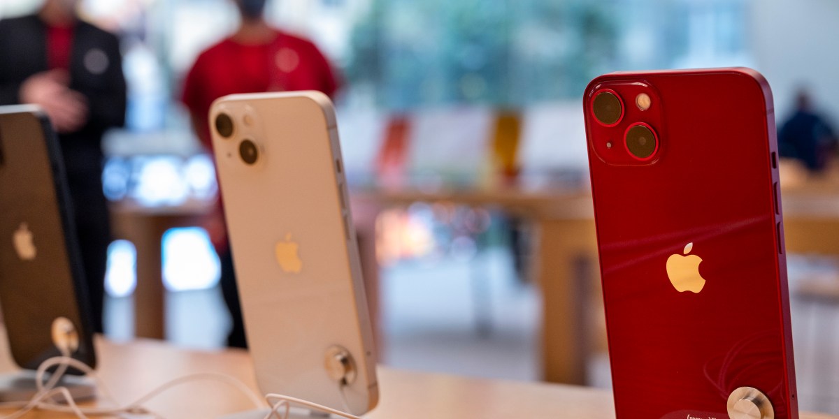 Apple warns U.S. Senators tech antitrust bill would harm iPhone privacy ...