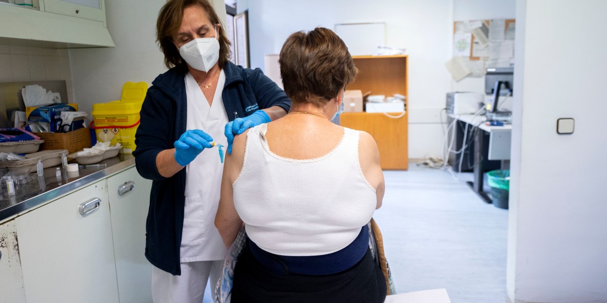 Catching the common cold can help fend off COVID, study finds | Fortune