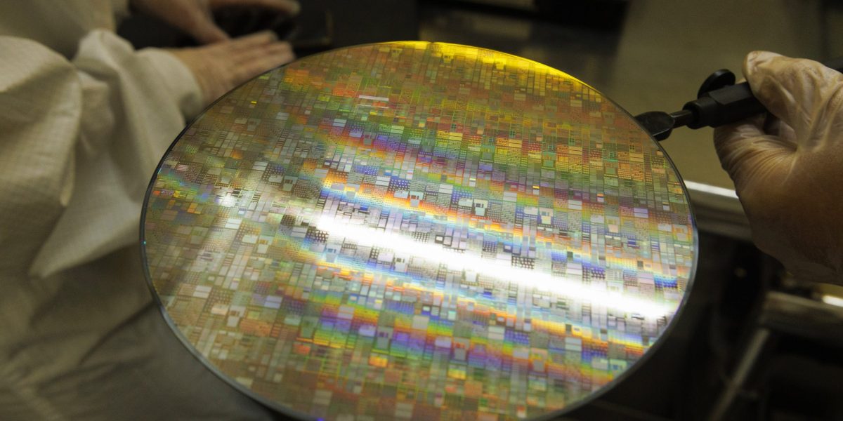 Countries will solve the chip crisis by working together, not by acting ...