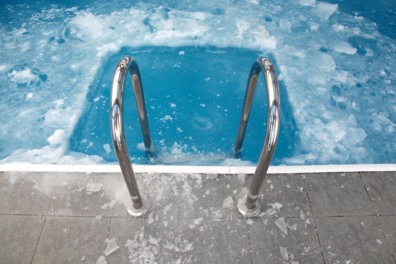 Do ice baths really relieve pain, boost mood, and improve sleep? | Fortune