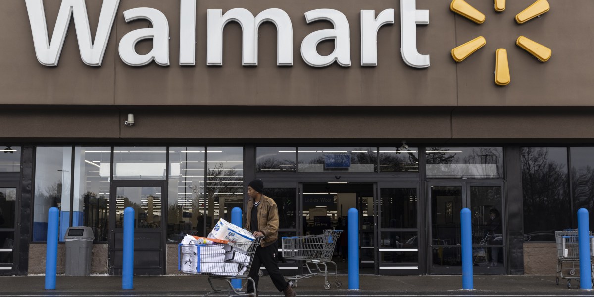 World’s richest family loses $11.4 billion in Walmart rout | Fortune