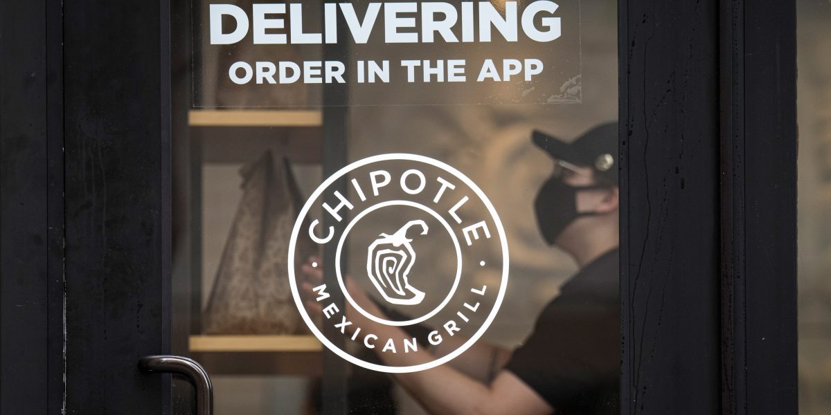 Workers at a Chipotle in Lansing, Michigan become the first location in ...