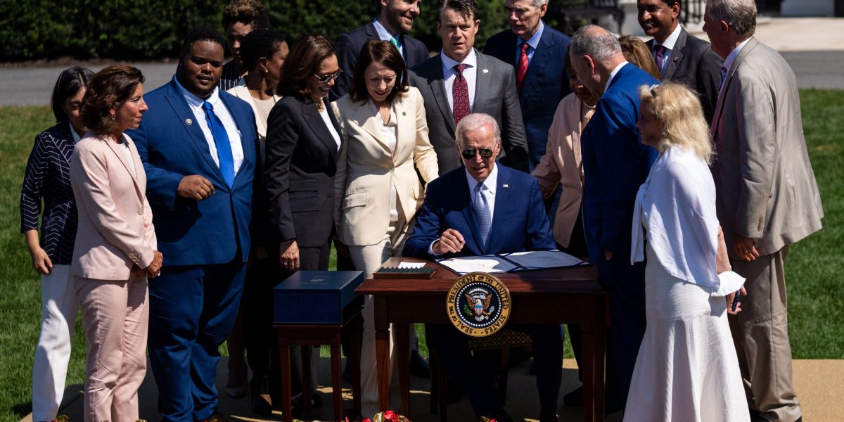 Chip demand collapses as Biden signs bill to encourage more U.S ...