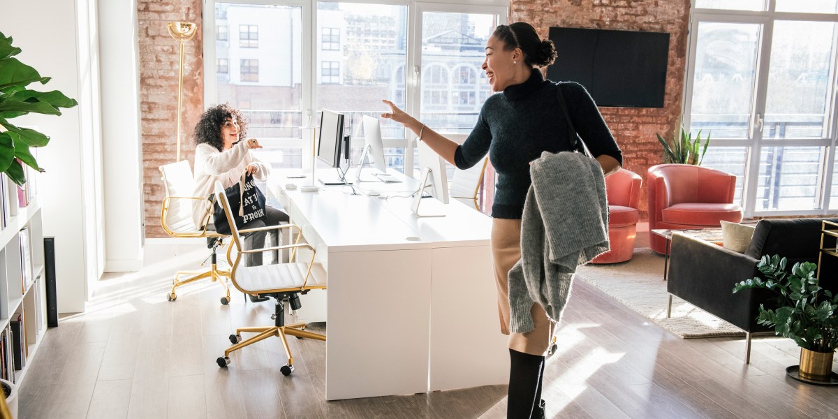 How employers can win the return-to-office war after Labor Day | Fortune