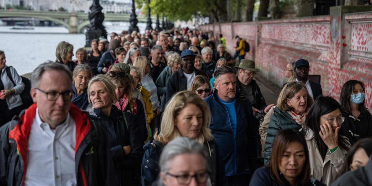 How the queue to see the Queen lying in state is sparking a London ...