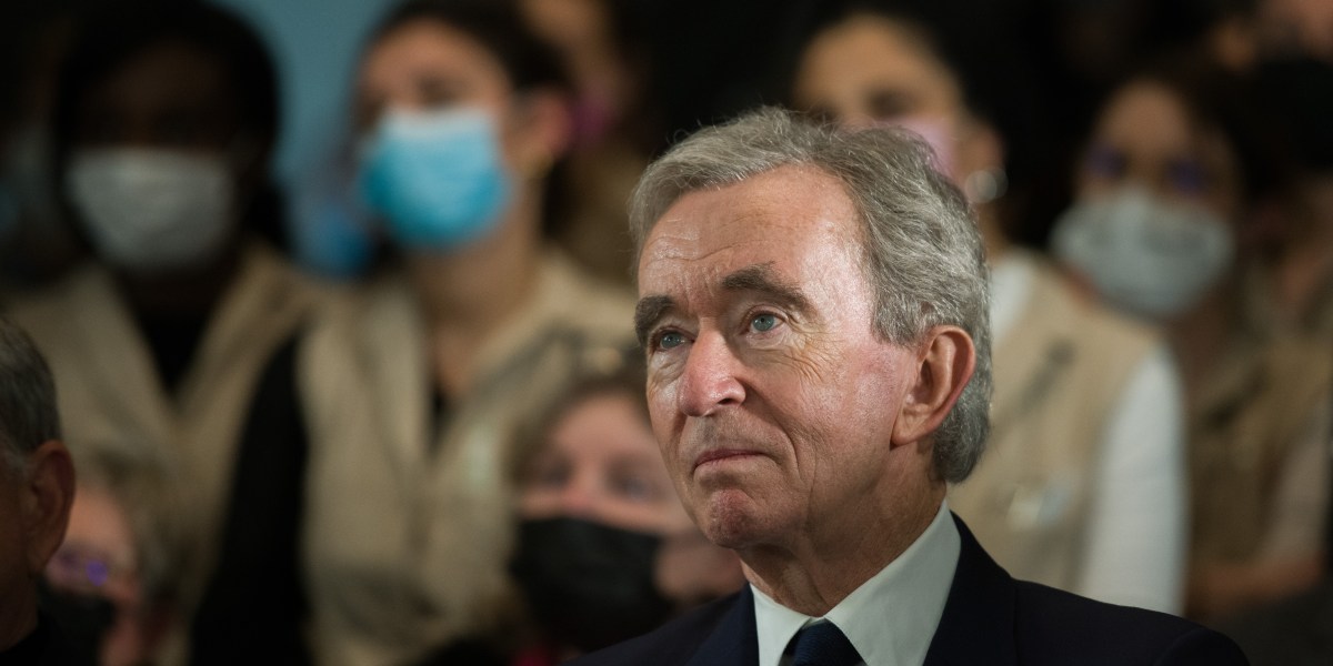 LVMH boss Arnault sells private jet so people on Twitter won’t track ...