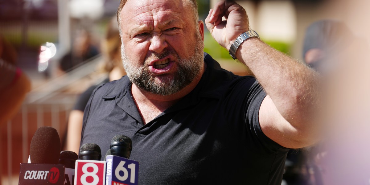 Alex Jones requests new trial, asks nearly $1 billion verdict to be ...