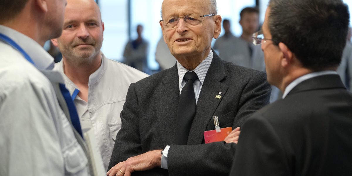 Carl Hahn, VW CEO behind Beetle’s success in America, dies at 96 | Fortune