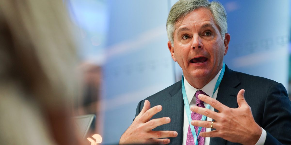 GE’s chief took a $14.5 million pay cut last year after agreeing to a ...