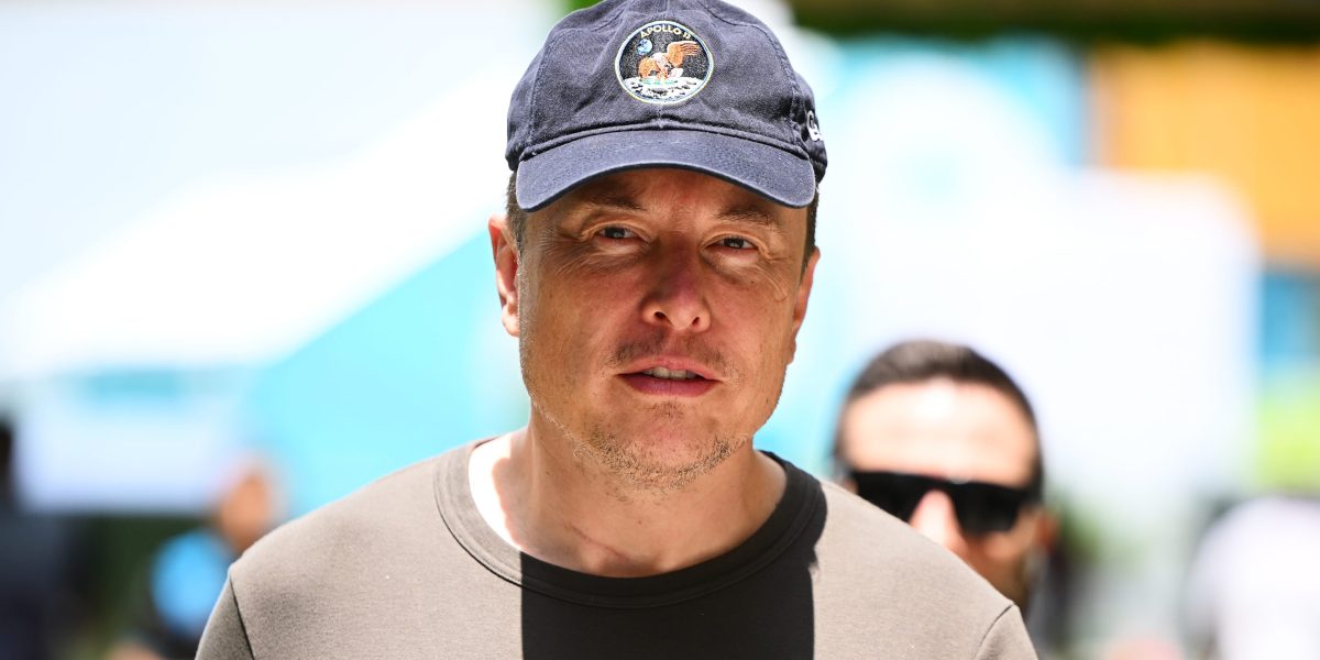 Warren Buffett is full of praise for Elon Musk 'solving the impossible ...