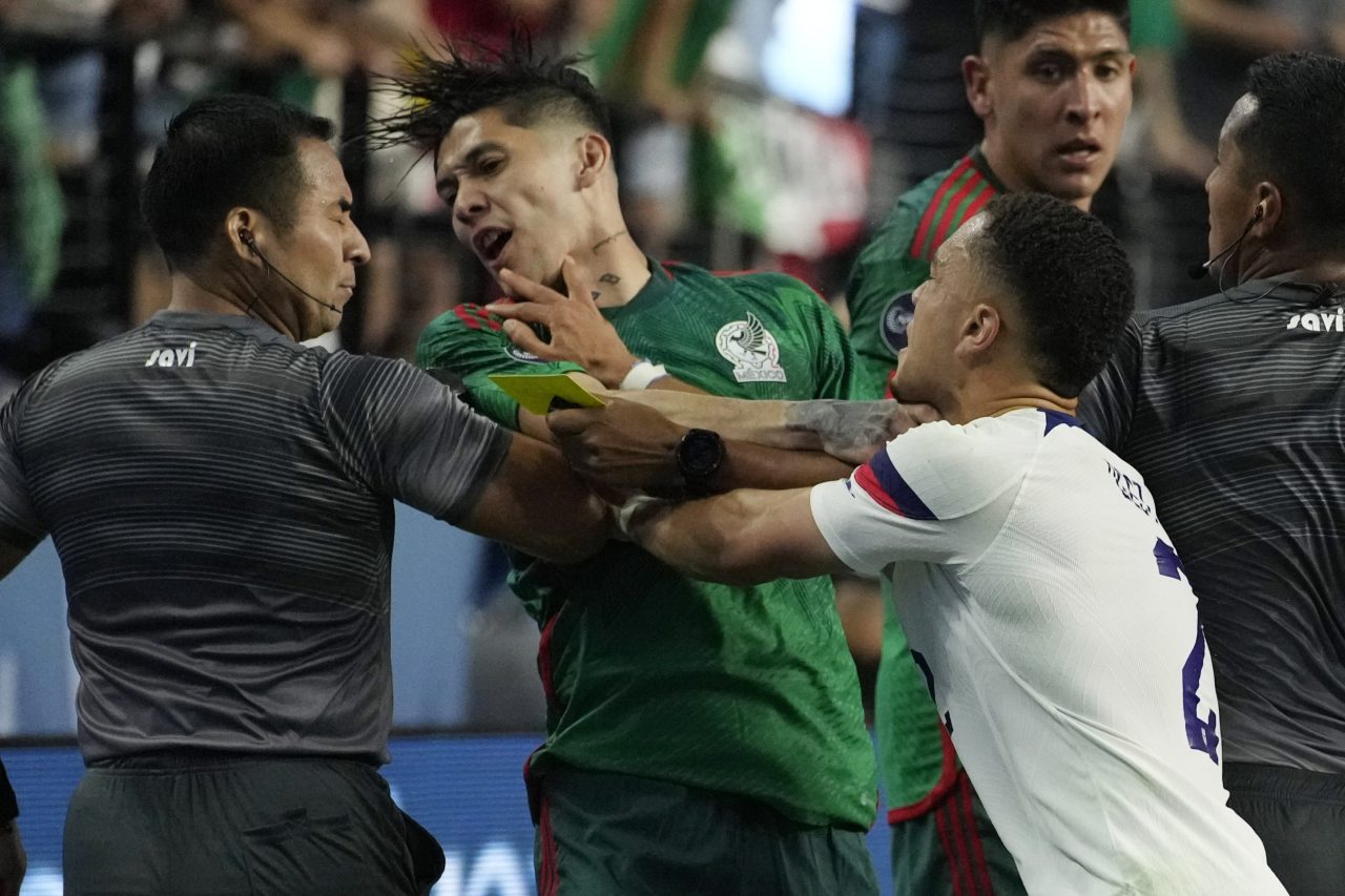 U.S. vs. Mexico soccer game called on homophobic chants | Fortune
