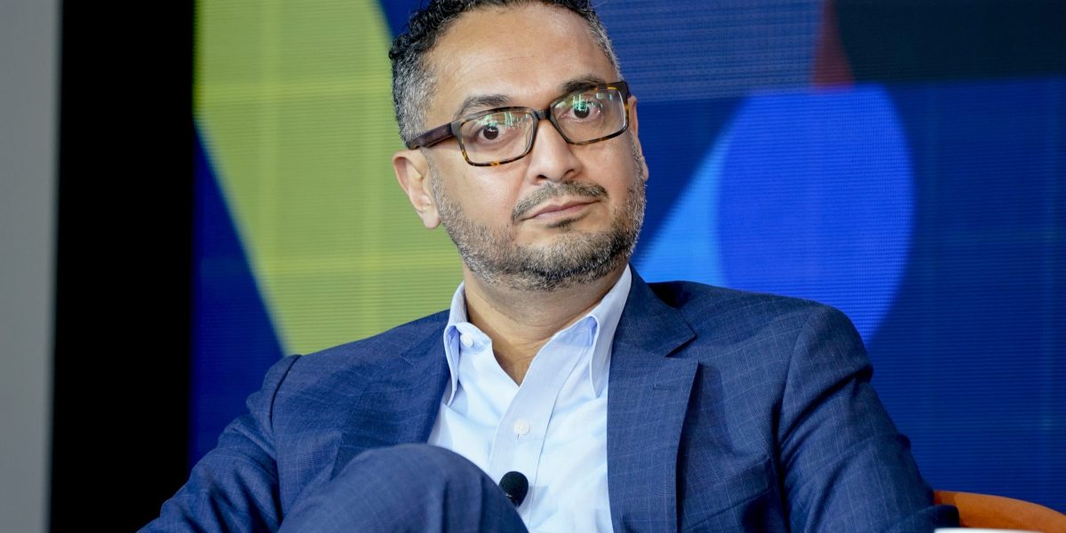 Illumina CEO Francis deSouza resigns after proxy battle with Carl Icahn ...