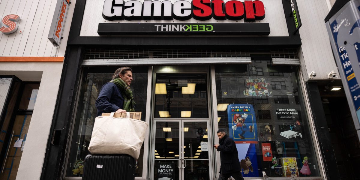 GameStop fires CEO, shares plunge 20% | Fortune