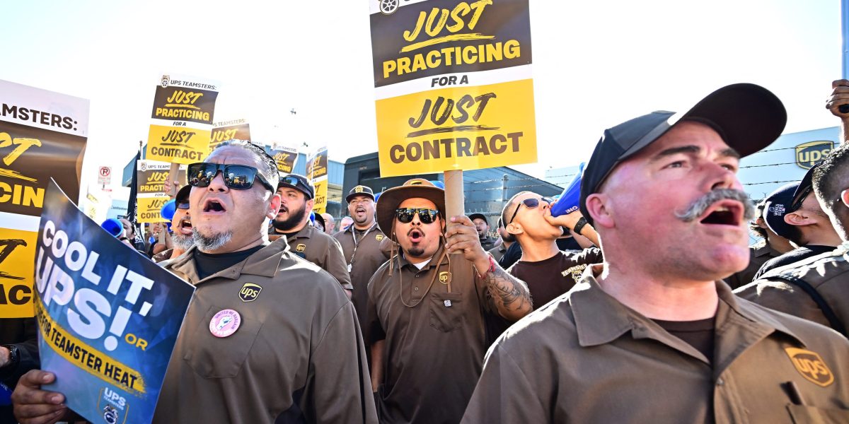 UPS Teamsters ratify 'most lucrative agreement' ever with company | Fortune