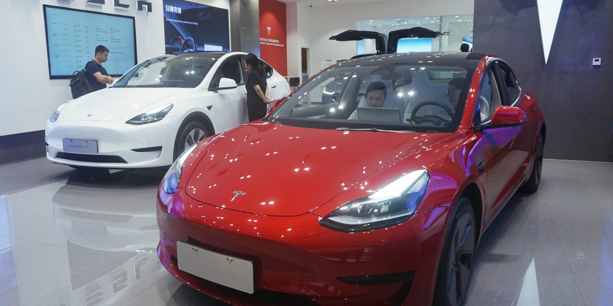 Tesla restarts China price war with new cuts; BYD share price down 6.2% ...