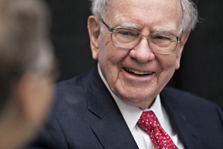 On his 93rd birthday, Warren Buffett shows no signs of slowing down ...