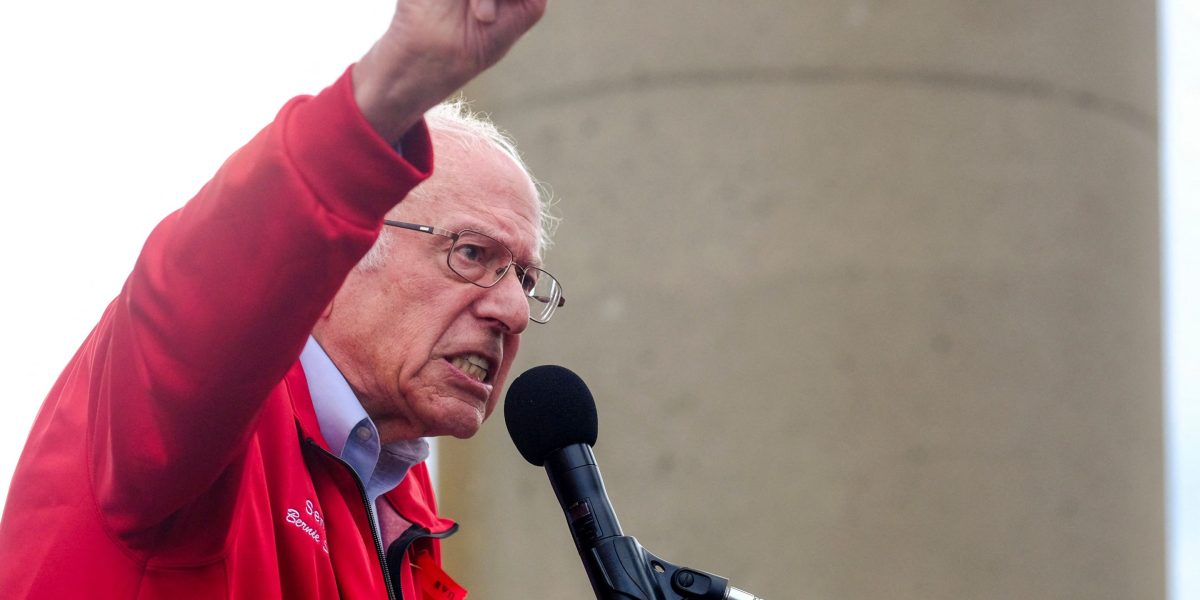 Bernie Sanders stands with UAW in fighting for 4-day workweek | Fortune