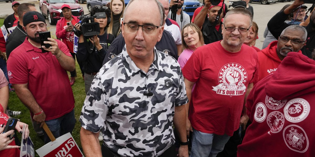 UAW head Shawn Fain tells Detroit strike could widen at any time | Fortune