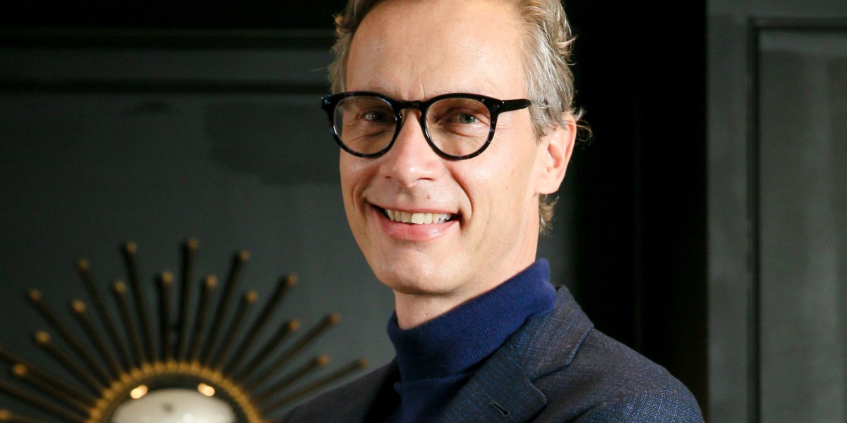 Neiman Marcus CEO says sending thank-you notes is key to business ...
